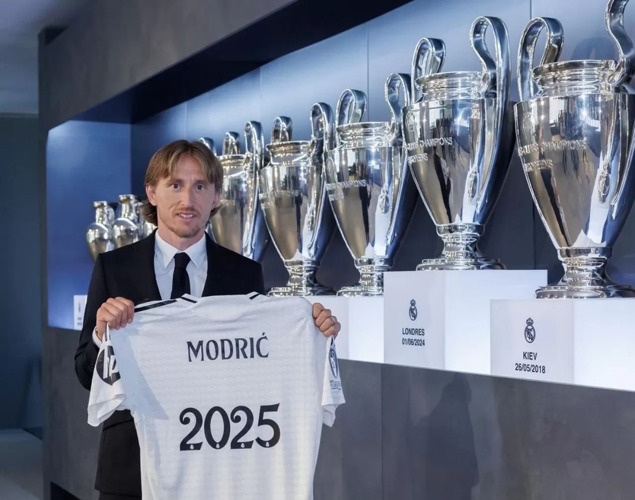 Luka Modric Perpanjang Kontrak di Real Madrid - Tangerang Raya