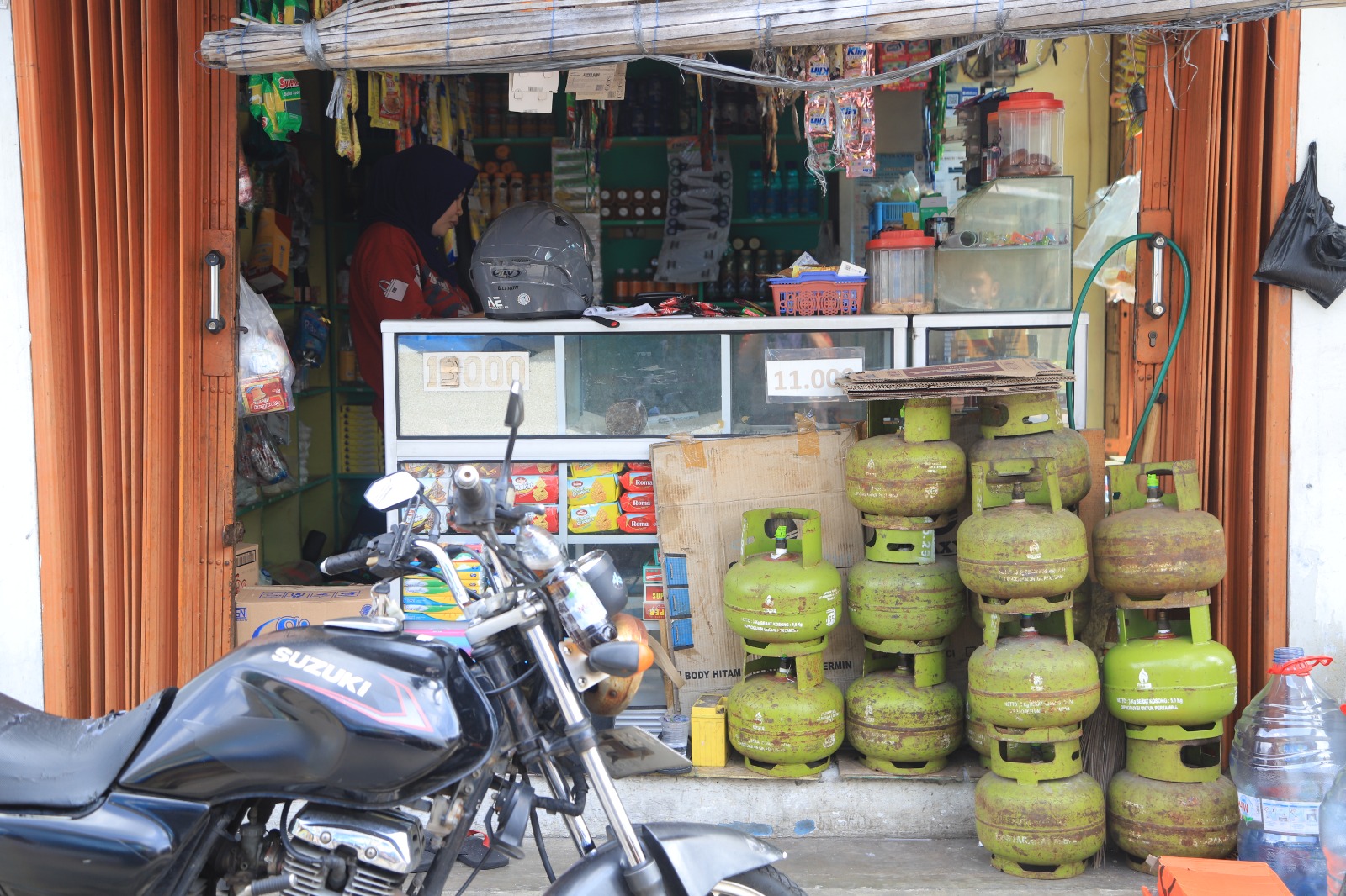 Pengecer Mulai Menjual Kembali LPG Bersubsidi - Tangerang Raya